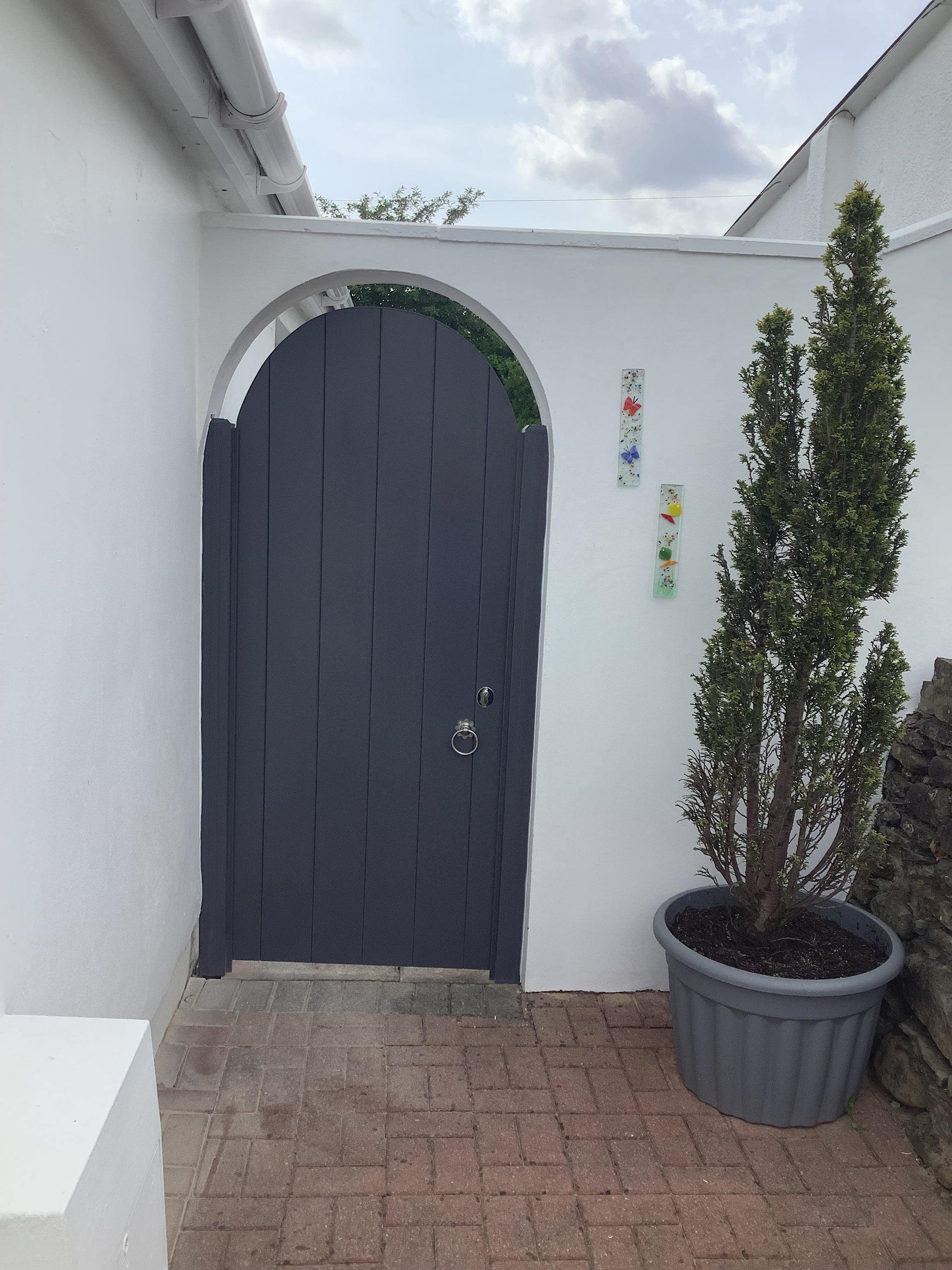 PVC Plastic Side Gate | W: 600 – 900mm, H: 1800mm | Arched Top – Tekplas