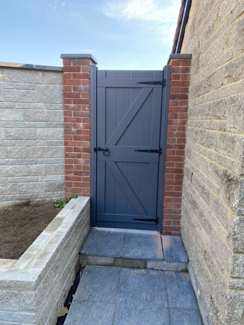 PVC Plastic Side Gate | W: 600 - 900mm, H: 1800mm | Flat Top – Tekplas